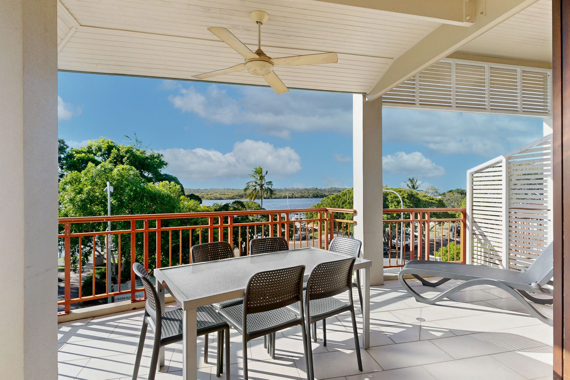 6 Colonial - Laguna Noosa Holidays